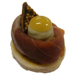 (M) Parma Ham Rose on Feuilette with Blue Cheese & Fig